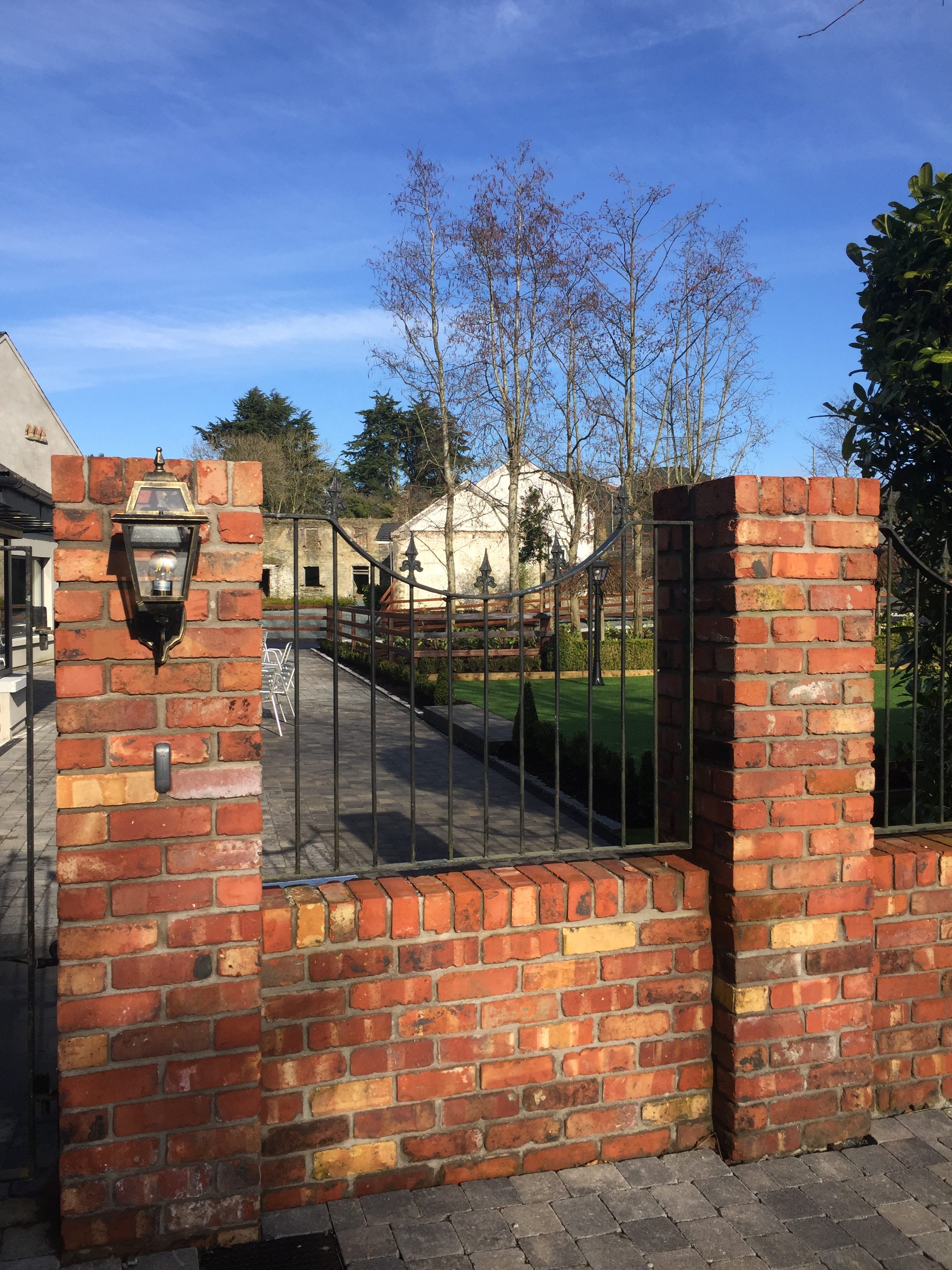 reclaimed red brick entrance - Trinity Stone